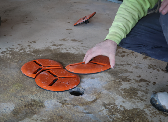 Contact – Hole Cover Me